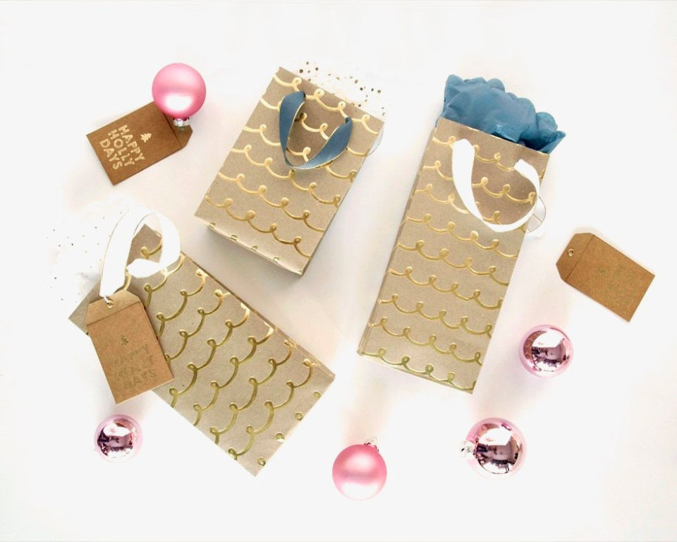 20 Ways to Make a Gift Bag out Of Wrapping Paper - The Beauty Dojo