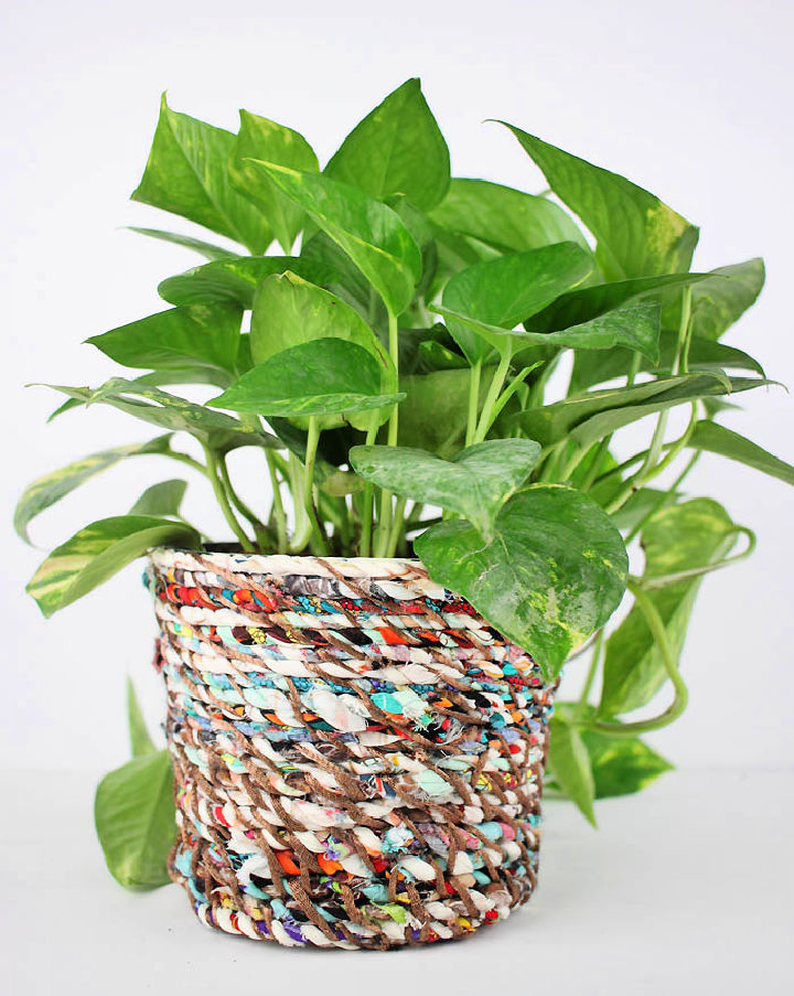 30 Homemade DIY Planters Make From Recycled Materials